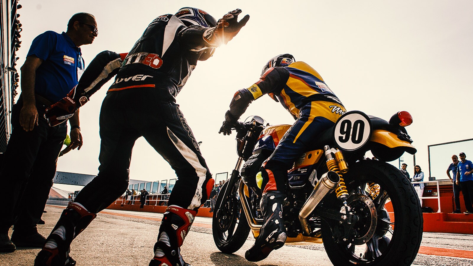 Moto Guzzi Fast Endurance Trophy 2021